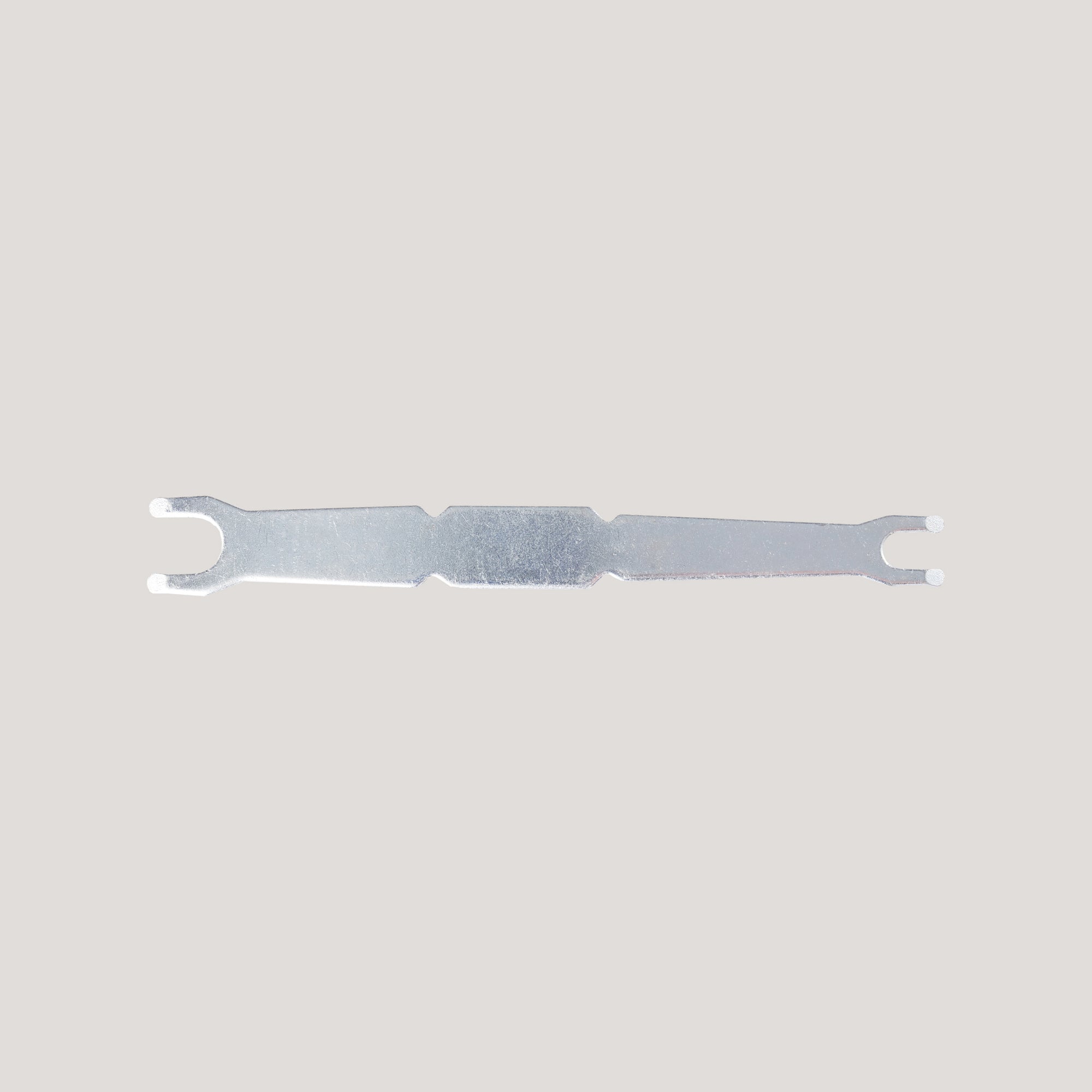Moogo Tube Removal Tool - Easy tubing management for misting system
